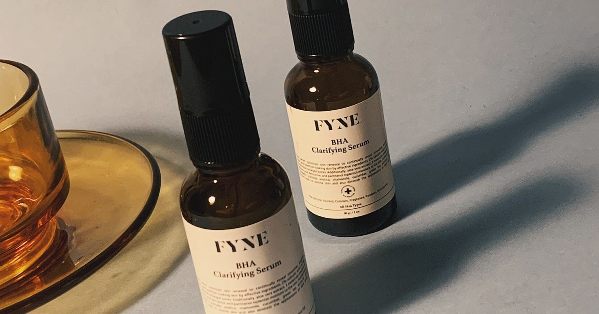 กู้หน้าใสแบบสาแก่ใจ เหมือนมียันต์กันสิว! FYNE BHA Clarifying Serum