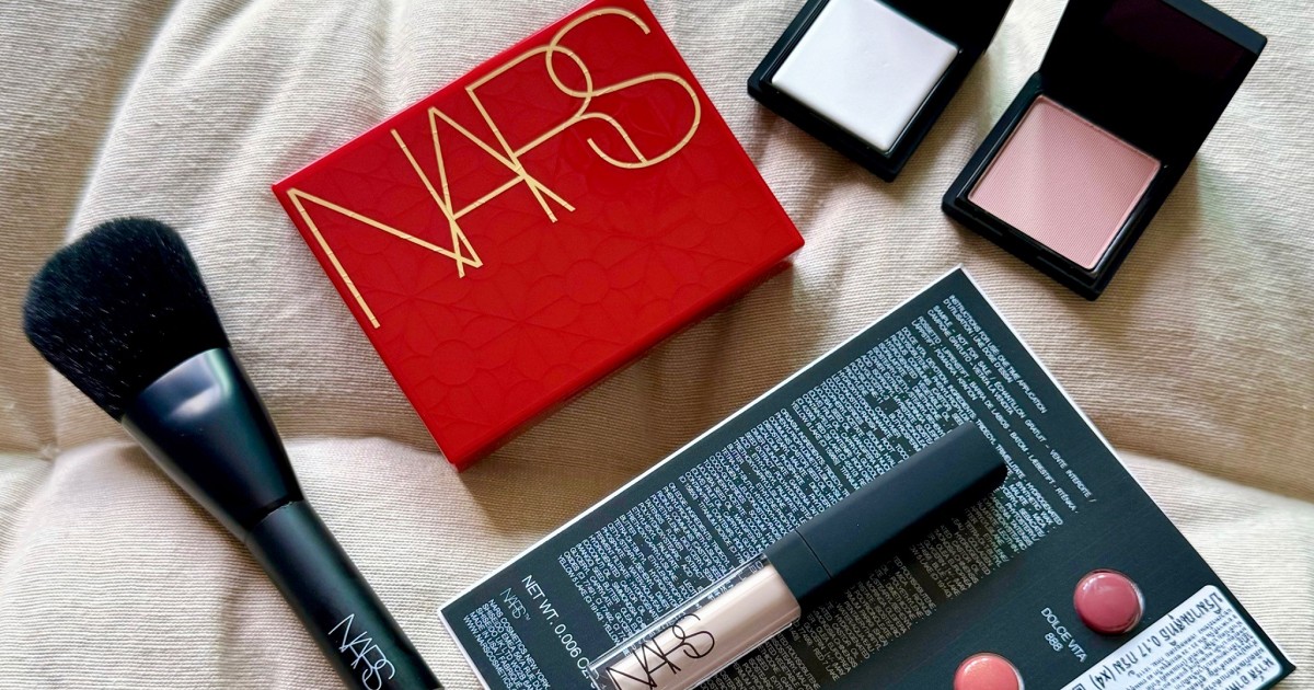 NARS LUNAR NEW YEAR LIGHT REFLECTING SETTING POWDER SET