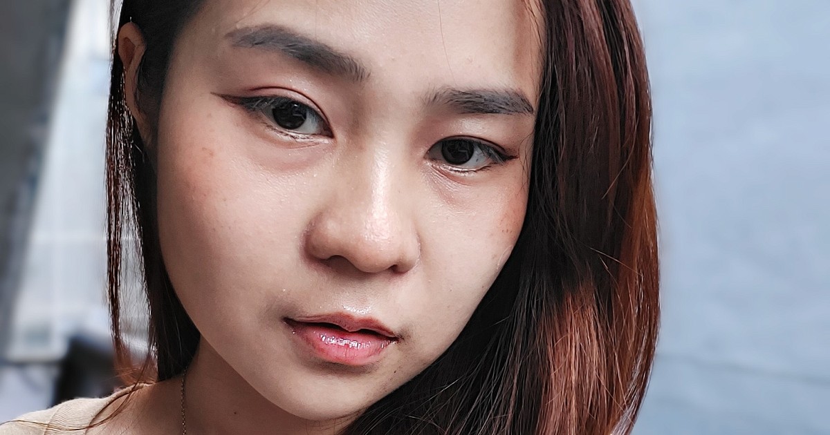 แค่บ้านเธอก็เหมือนหน้าปากซอยทา Glint Lipcerin ไปก็พอ