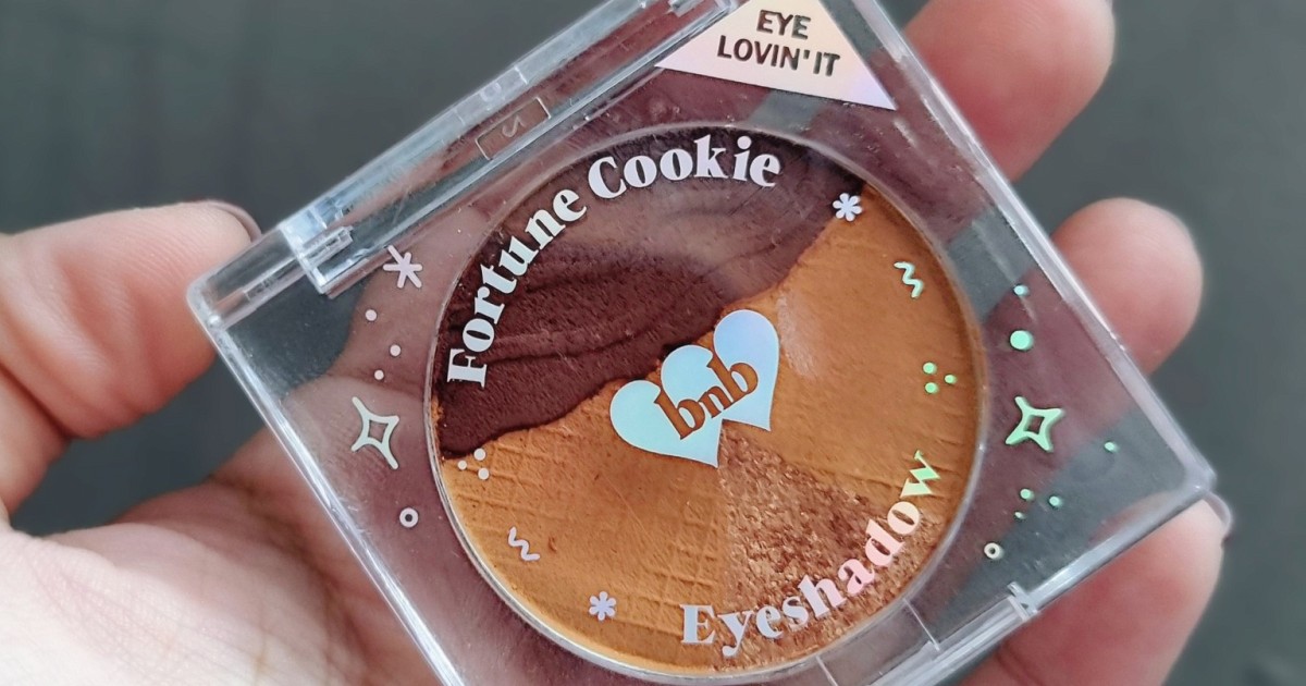 ต้องลอง BARENBLISS Fortune Cookie Eyeshadow สี 01 แต่งได้ทุกวัน