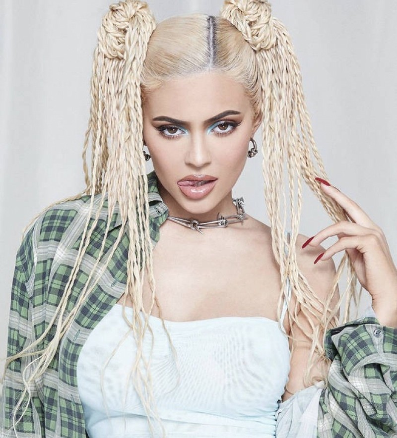 ชาวเน็ทร่วมครึ่งแสนลงชื่อเรียกร้องถอด Kylie ออกจาก MV แม่บือ