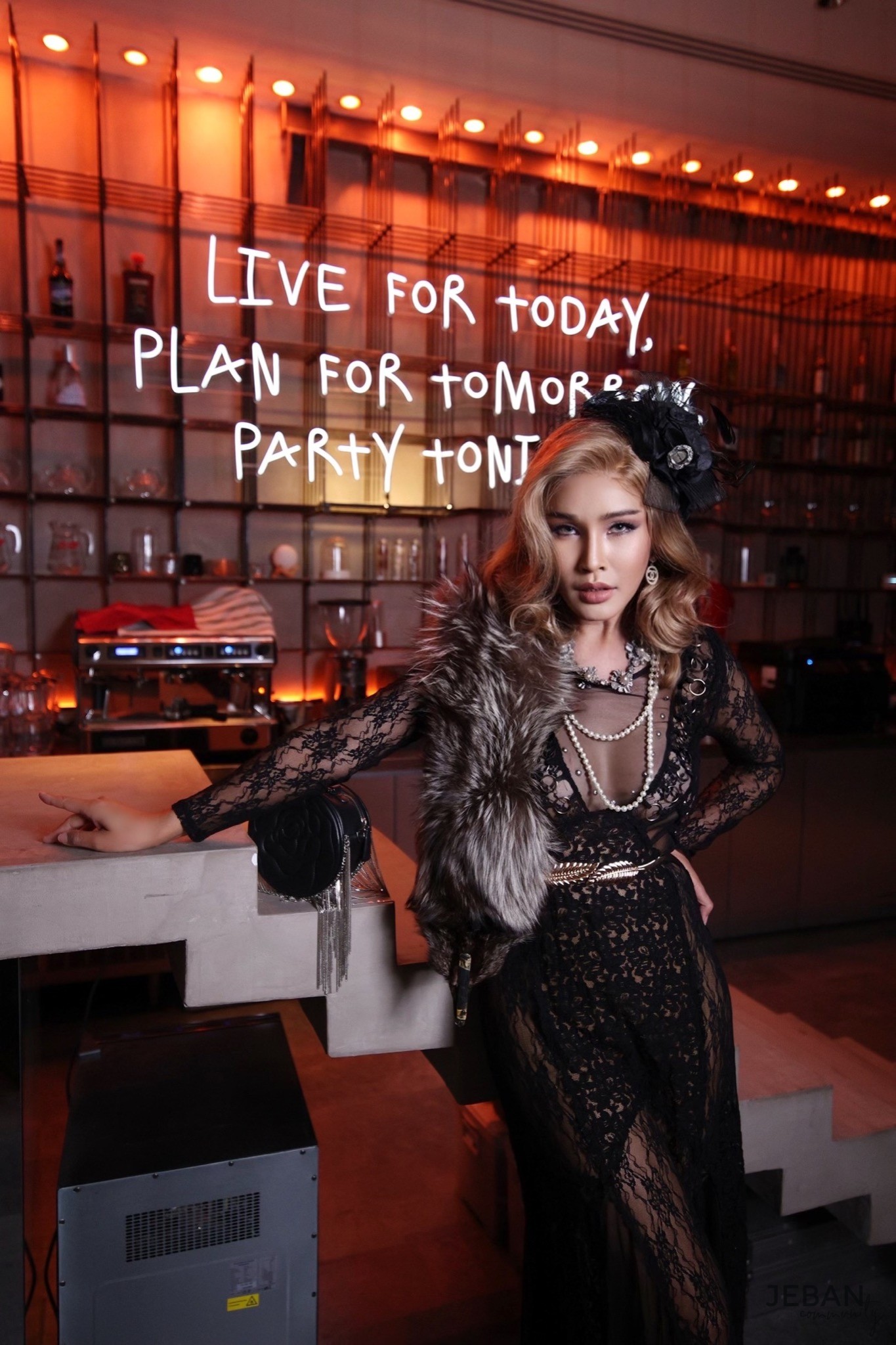 Live for today, plan for tomorrow , party tonight 🍸