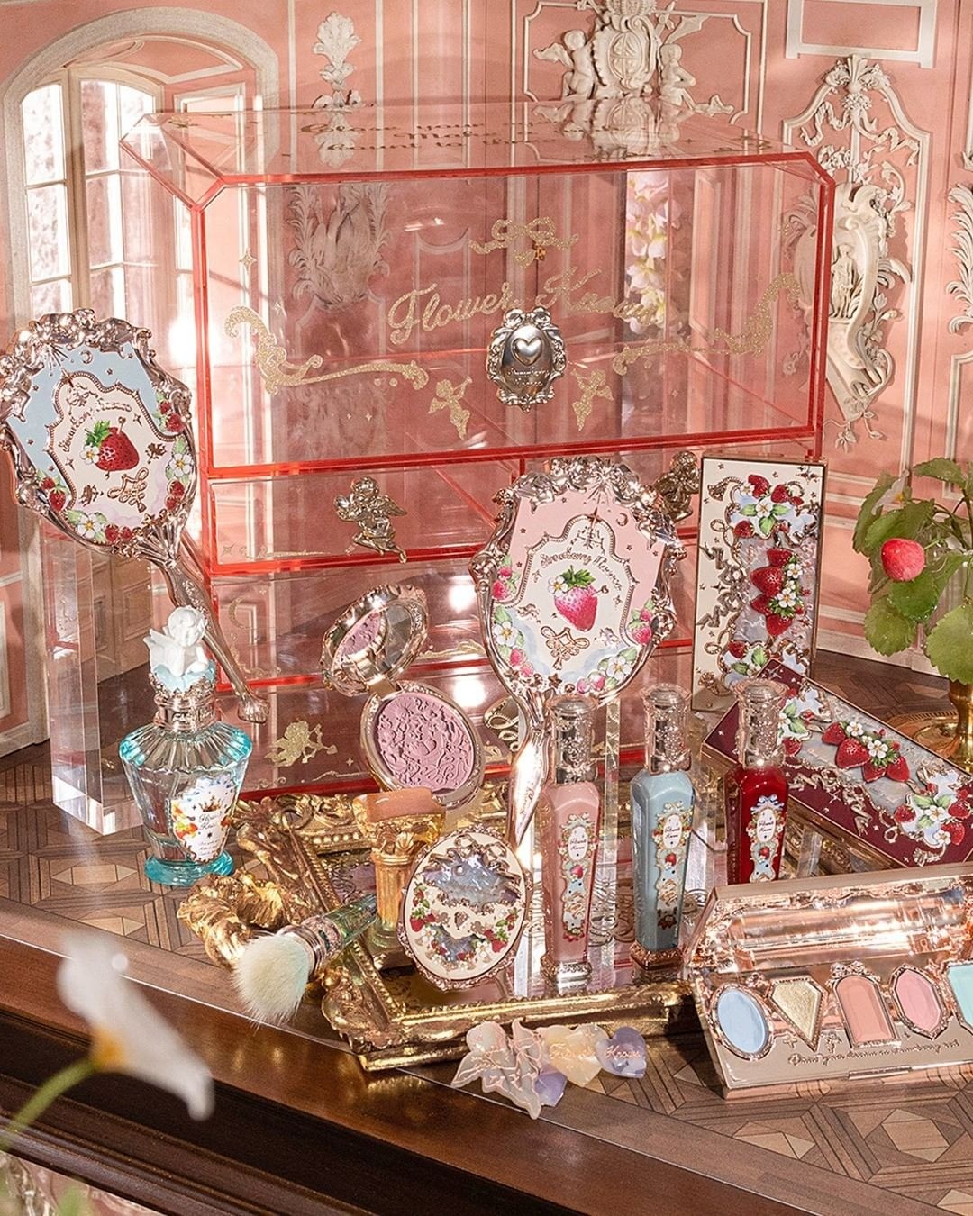 คอลเมคอัพสายเจ้าหญิง Flower Knows คอนเซปต์สตรอว์เบอร์รี่กับสไตล์ Rococo