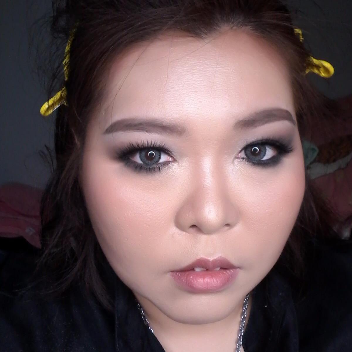 Smoky Eyes smoky-eyes