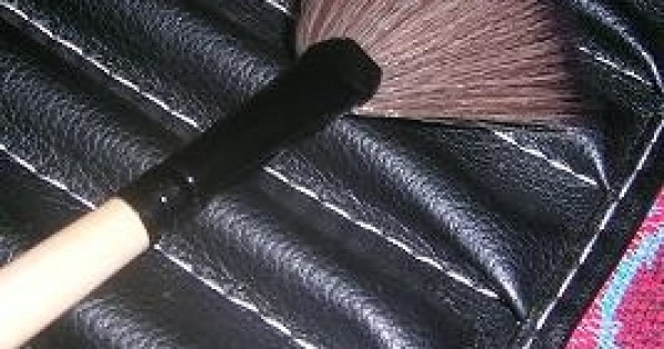 How to use Fan Brush(Make Up Technical)