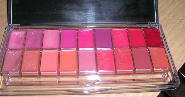 Review KmA Lip Color Palette